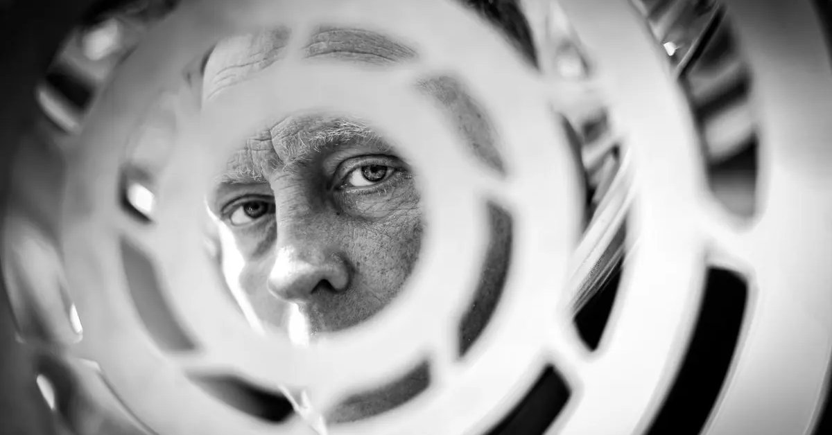 Zea - experimetell singer/songwriter - Visit Stockholm